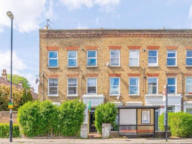 2 bedroom flat for sale in Kent House Road, New Beckenham, London, SE26