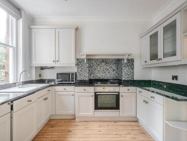 2 bedroom flat for sale in Kent Road, Harrogate, North Yorkshire, HG1