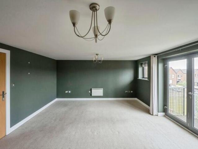 2 bedroom flat for sale in Kentmere Drive, Doncaster, South Yorkshire, DN4