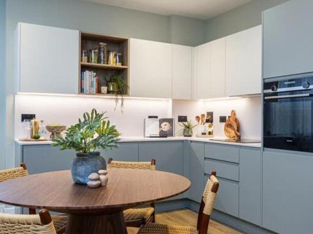 2 Bedroom Flat For Sale In Kennington, London