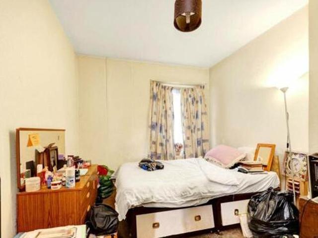 2 Bedroom Flat For Sale In Kennington, London