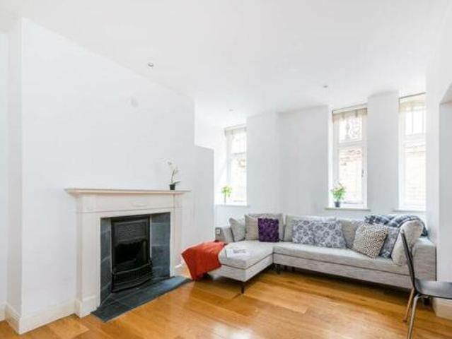 2 Bedroom Flat For Sale In Kensington, London