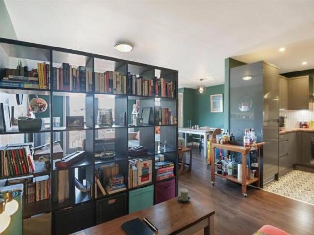 2 bedroom flat for sale in Keith Court, Partick, Glasgow, G11