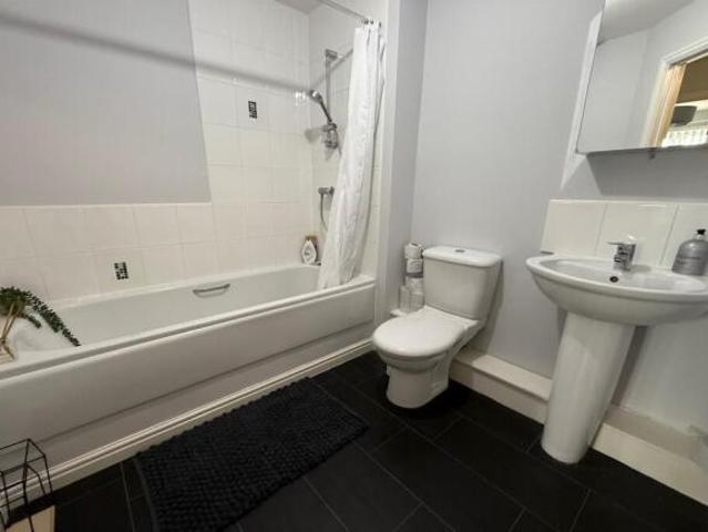 2 bedroom flat for sale in Kerridge Drive, Warrington, WA1 2GW, WA1