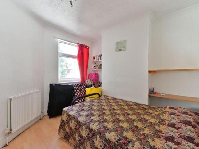 2 bedroom flat for sale in Kimble Road, Colliers Wood, London, SW19