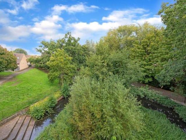2 bedroom flat for sale in King George Close, Cheltenham, GL53