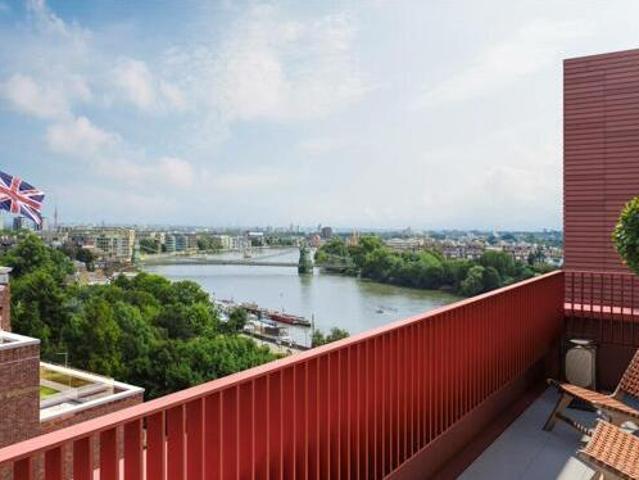 2 Bedroom Flat For Sale In King Street, London