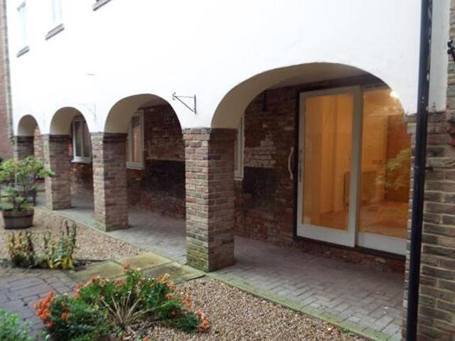 2 Bedroom Flat For Sale In Kings Lynn, Norfolk
