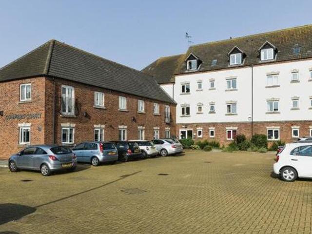 2 Bedroom Flat For Sale In Kings Lynn, Norfolk