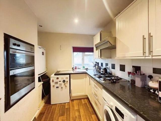 2 bedroom flat for sale in Kings Road, BASINGSTOKE, Hampshire, RG22