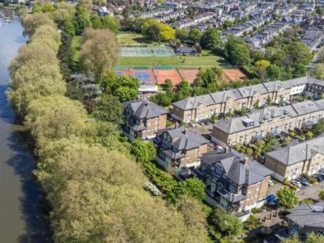 2 Bedroom Flat For Sale In Kingston Upon Thames
