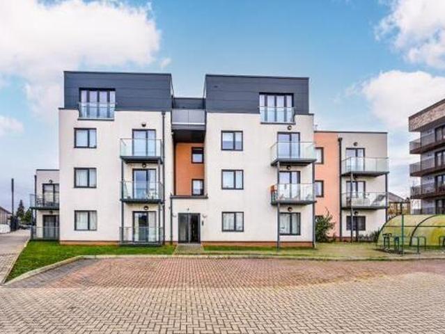 2 Bedroom Flat For Sale In Kingston Upon Thames, London
