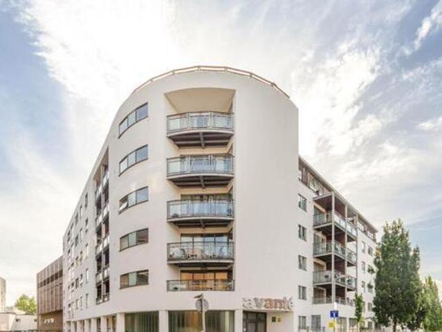 2 Bedroom Flat For Sale In Kingston, Kingston Upon Thames