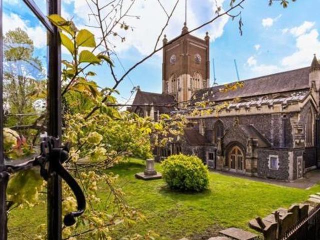 2 Bedroom Flat For Sale In Kingston, Kingston Upon Thames