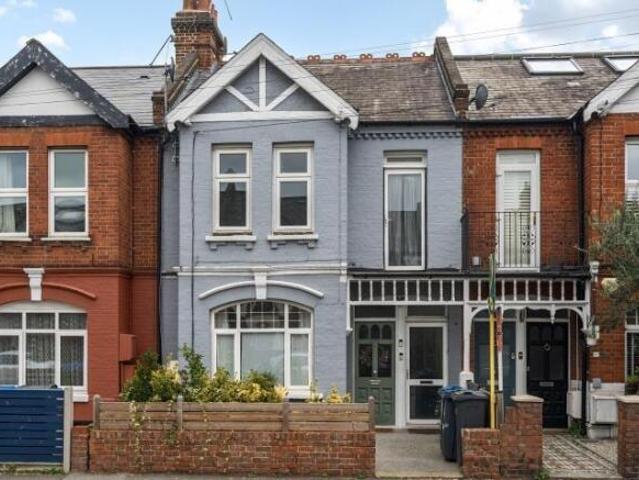 2 bedroom flat for sale in Kingston Road, London, SW20