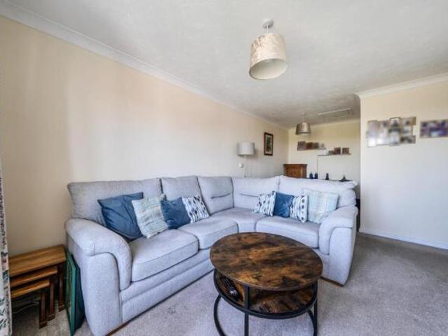 2 bedroom flat for sale in Kingston Road, Portsmouth, PO2