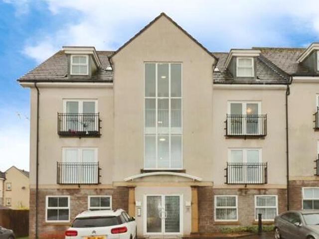 2 Bedroom Flat For Sale In Kingswood