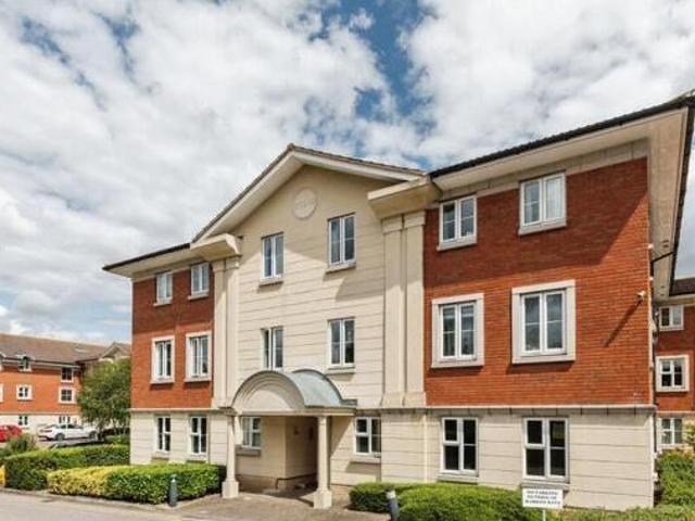 2 Bedroom Flat For Sale In Kingswood