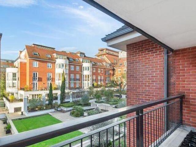 2 Bedroom Flat For Sale In Kidderpore Avenue, Hampstead