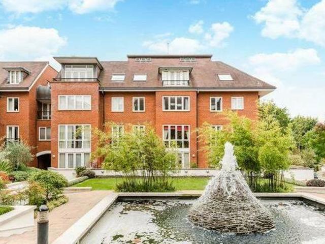 2 bedroom flat for sale in Kidderpore Avenue Hampstead London NW3