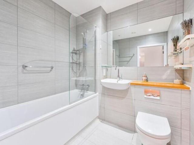 2 bedroom flat for sale in Kilburn Park Road, Maida Vale, London, NW6