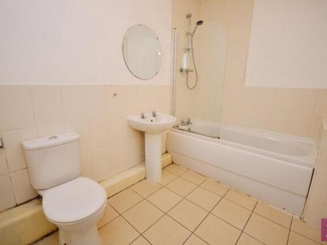 2 bedroom flat for sale in Kilmaine Avenue, Manchester, Greater Manchester, M9