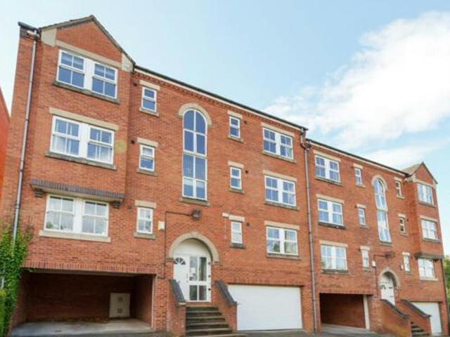 2 Bedroom Flat For Sale In Kirkstall, Leeds