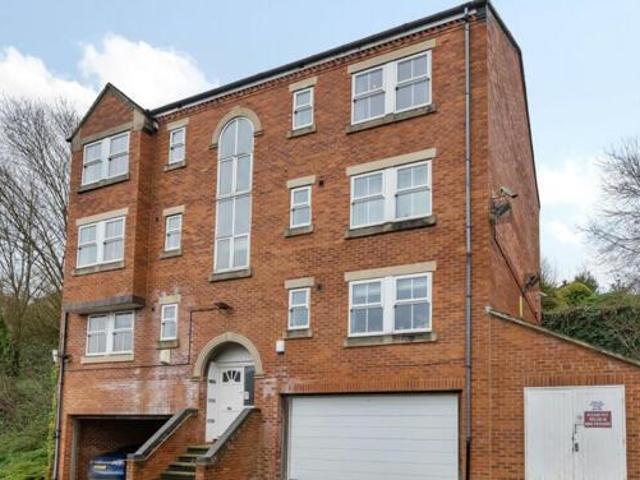 2 Bedroom Flat For Sale In Kirkstall, Leeds