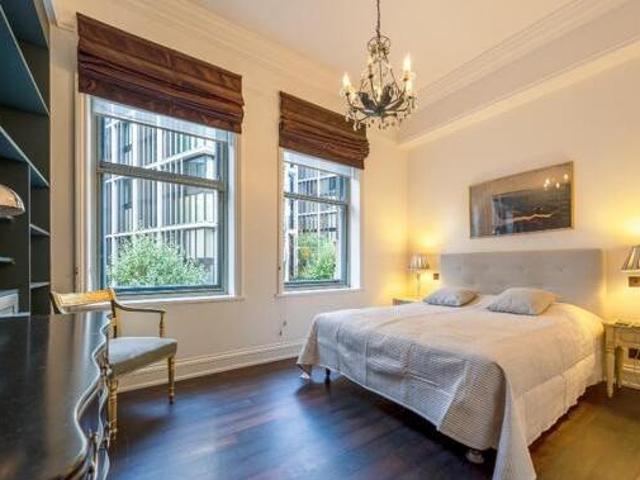 2 Bedroom Flat For Sale In Knightsbridge, London