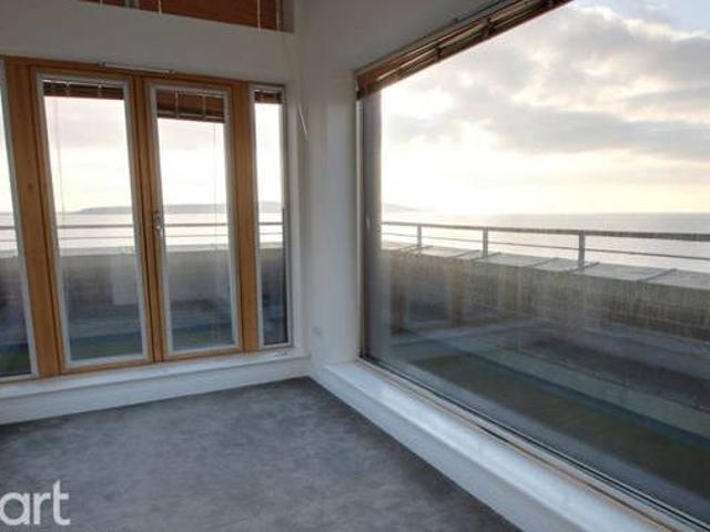 2 bedroom flat for sale in Knightstone Causeway WestonSuperMare BS23