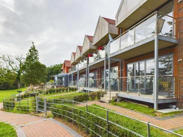 2 Bedroom Flat For Sale In Langhurstwood Road