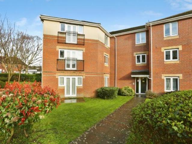 2 bedroom flat for sale in Langstaff Way, Southampton, Hampshire, SO18