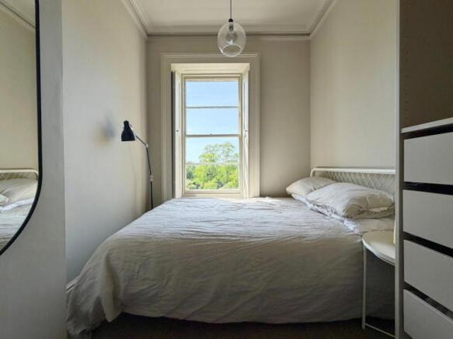 2 bedroom flat for sale in Lansdown Road, Bath, BA1