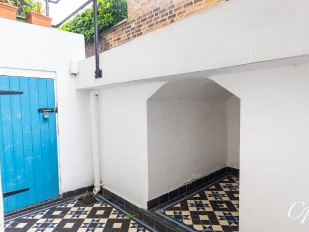 2 bedroom flat for sale in Lansdown Road, Cheltenham, GL51