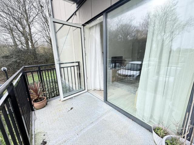 2 bedroom flat for sale in Ladybower Road, Worthing, BN13