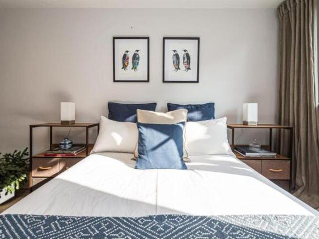 2 bedroom flat for sale in Ladbroke Road, Holland Park W11