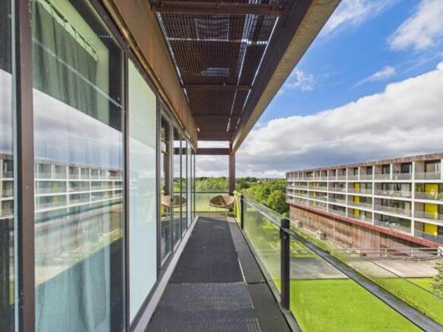 2 bedroom flat for sale in Lake Shore Drive, Bristol, BS13