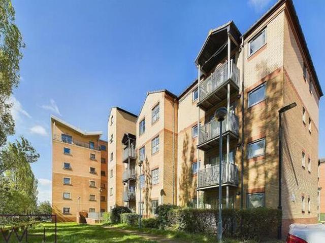 2 Bedroom Flat For Sale In Lakeside