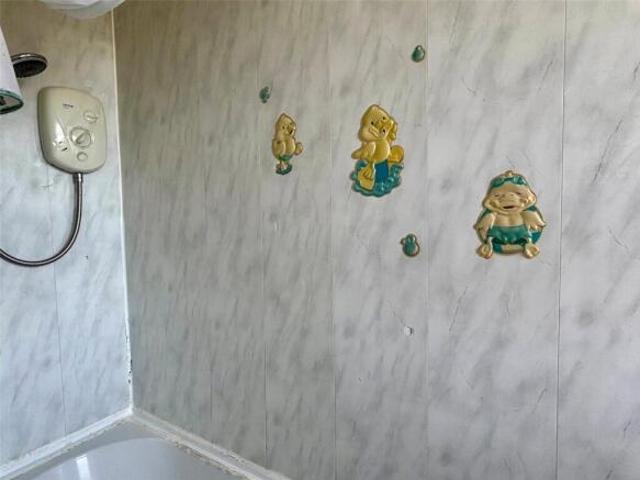 2 bedroom flat for sale in Larchfield Avenue, Scotstoun, Glasgow, G14