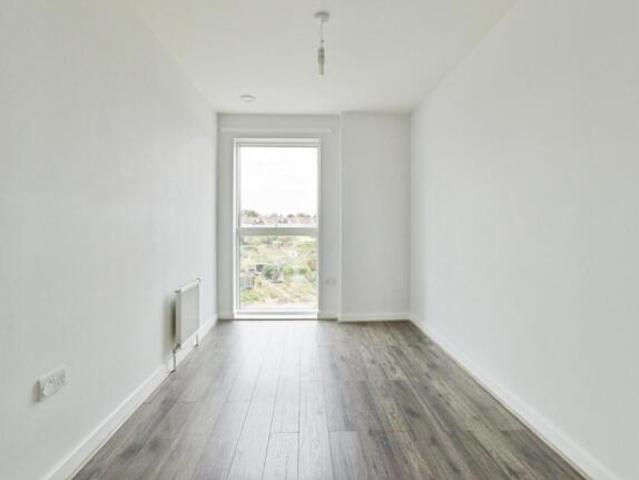 2 bedroom flat for sale in Larner Road, Erith, DA8