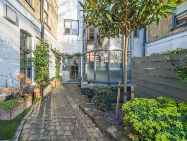 2 bedroom flat for sale in Lawn Lane, Vauxhall, London, SW8