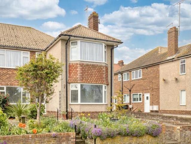 2 bedroom flat for sale in Lawn Road, Broadstairs, CT10