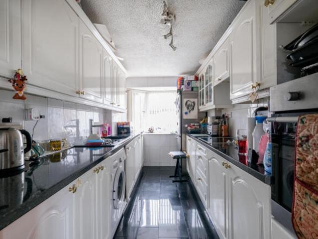 2 bedroom flat for sale in Lentran Street, Glasgow, G34