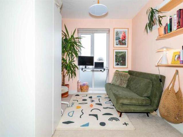 2 bedroom flat for sale in Lennox Road, Worthing, BN11