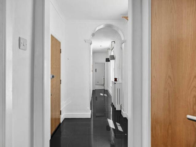 2 bedroom flat for sale in Lennox Road South, Southsea, PO5