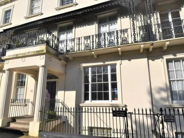 2 Bedroom Flat For Sale In Leamington Spa