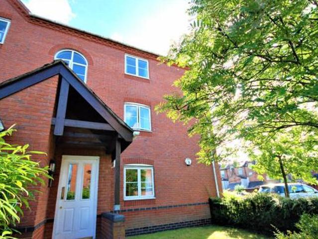 2 Bedroom Flat For Sale In Leamington Spa