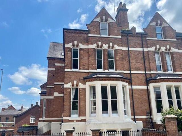 2 Bedroom Flat For Sale In Leamington Spa