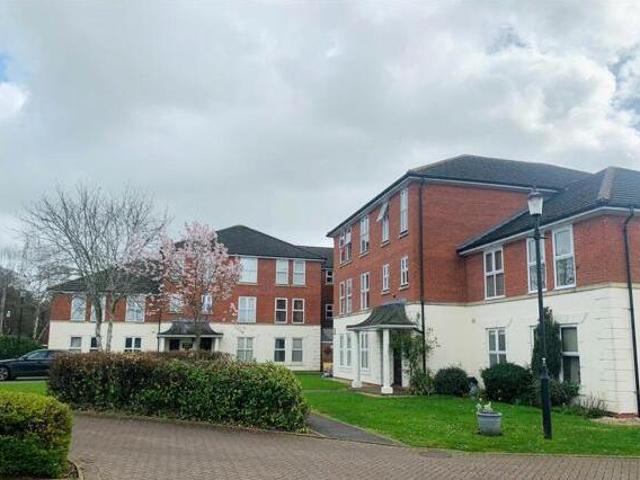 2 Bedroom Flat For Sale In Leamington Spa, Warwickshire
