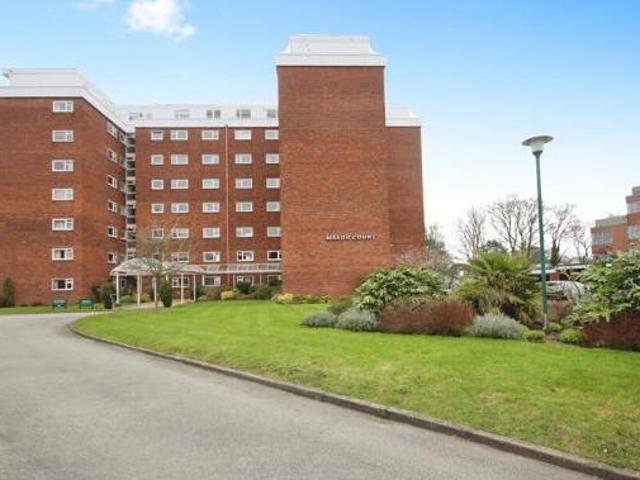 2 Bedroom Flat For Sale In Leamington Spa, Warwickshire